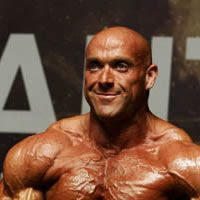 world bodybuilders pictures: leopard like bodybuilder Simon Cohen
