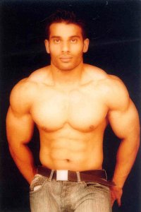 world bodybuilders pictures: handsome and string muscles bodybuilder ...