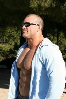 world bodybuilders pictures: beautiful smiley bodybuilder alfonso del rio