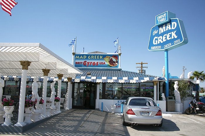 Mad Greek, a unique greek restaurant kitsch* – Demetrio's Travel Pages