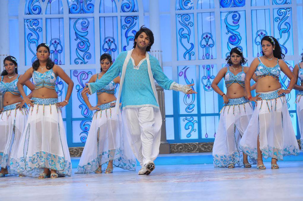 allu arjun's varudu latest movie stills gallery~4
