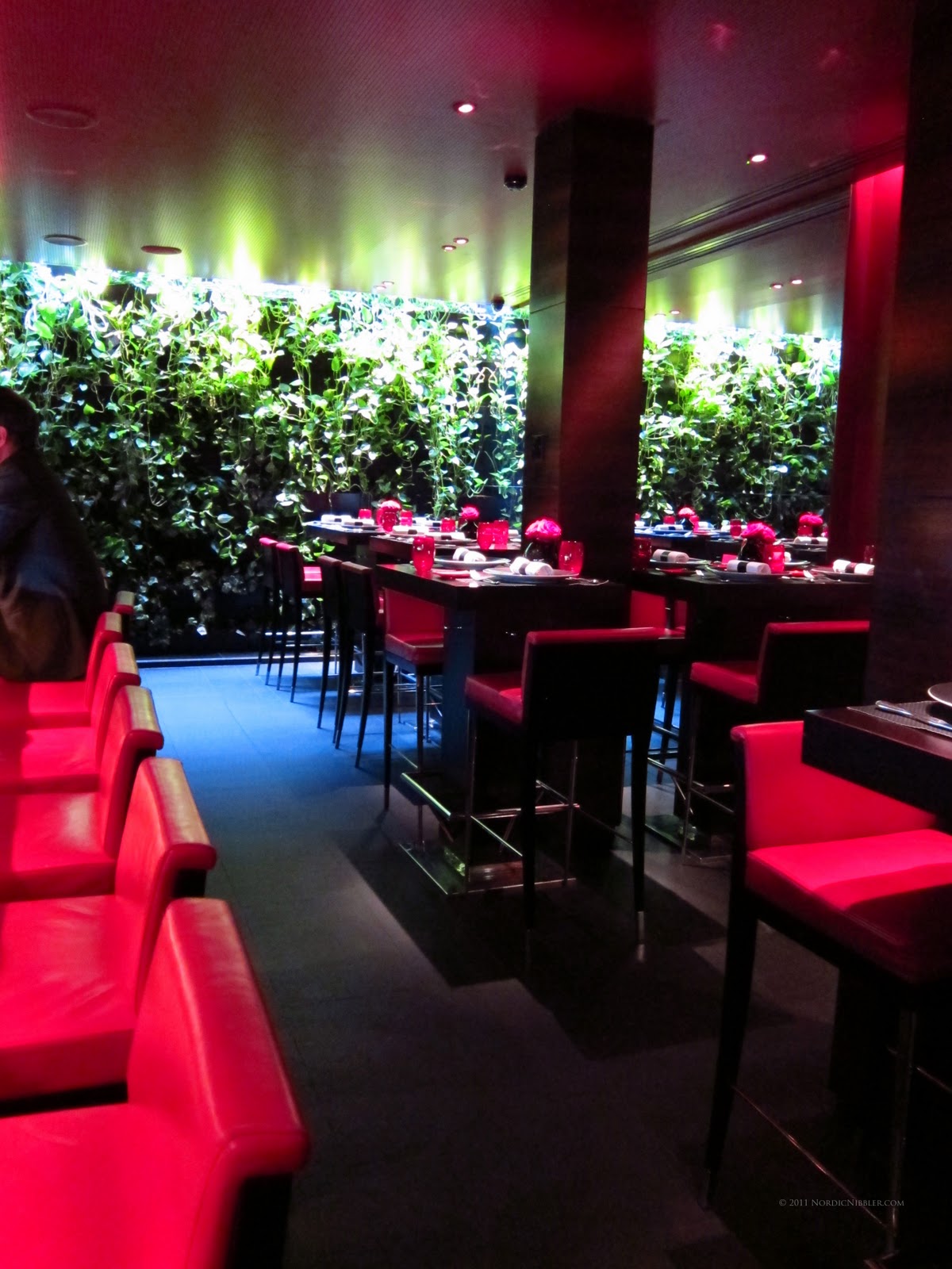 Nordic Nibbler: L'Atelier de Joël Robuchon, London - Review