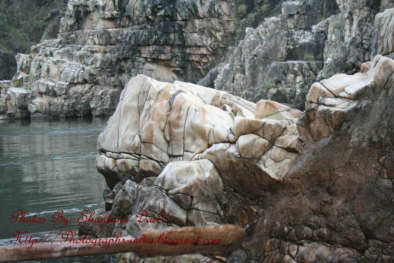 INDIA Through the Eyes of Shantanu Das: Jabalpur Marble Rocks