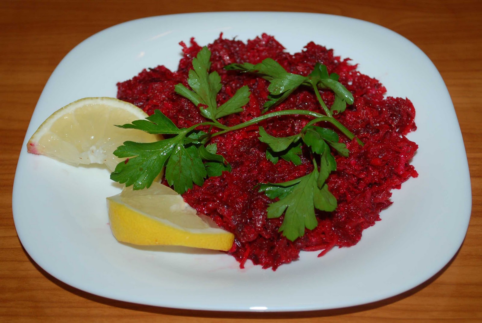 Retete culinare: Salata de sfecla rosie,morcov si ridiche neagra