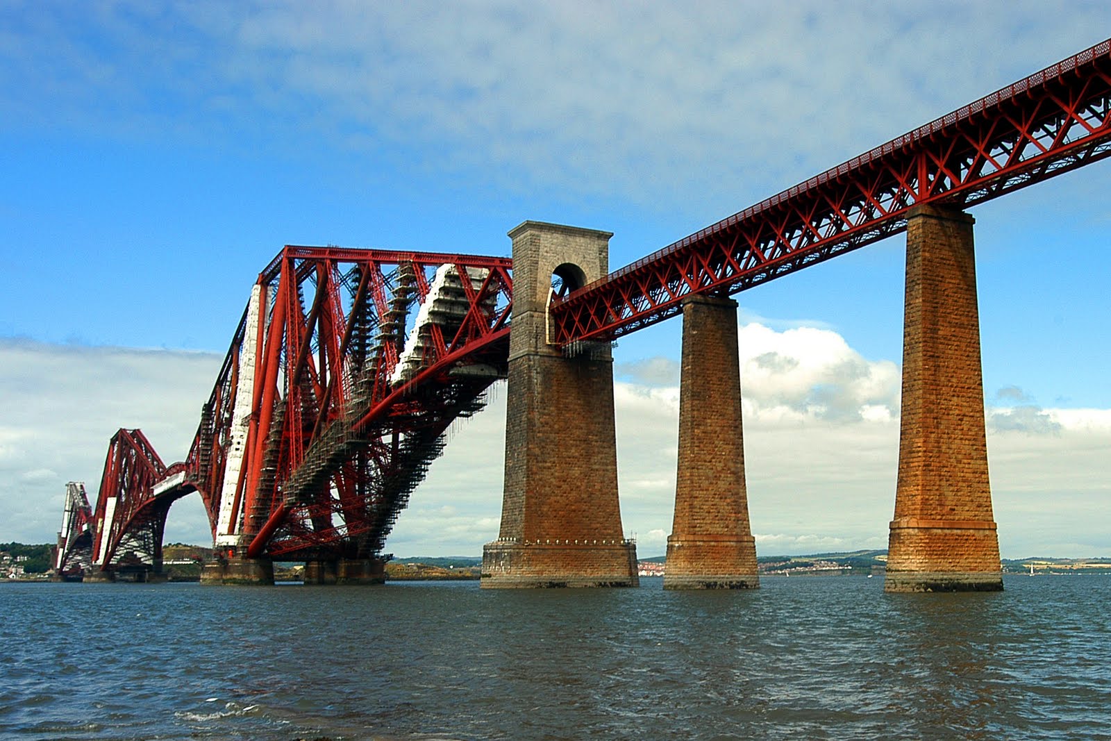 Paul Saunders - Travel Blog: #26 South Queensferry, Scotland