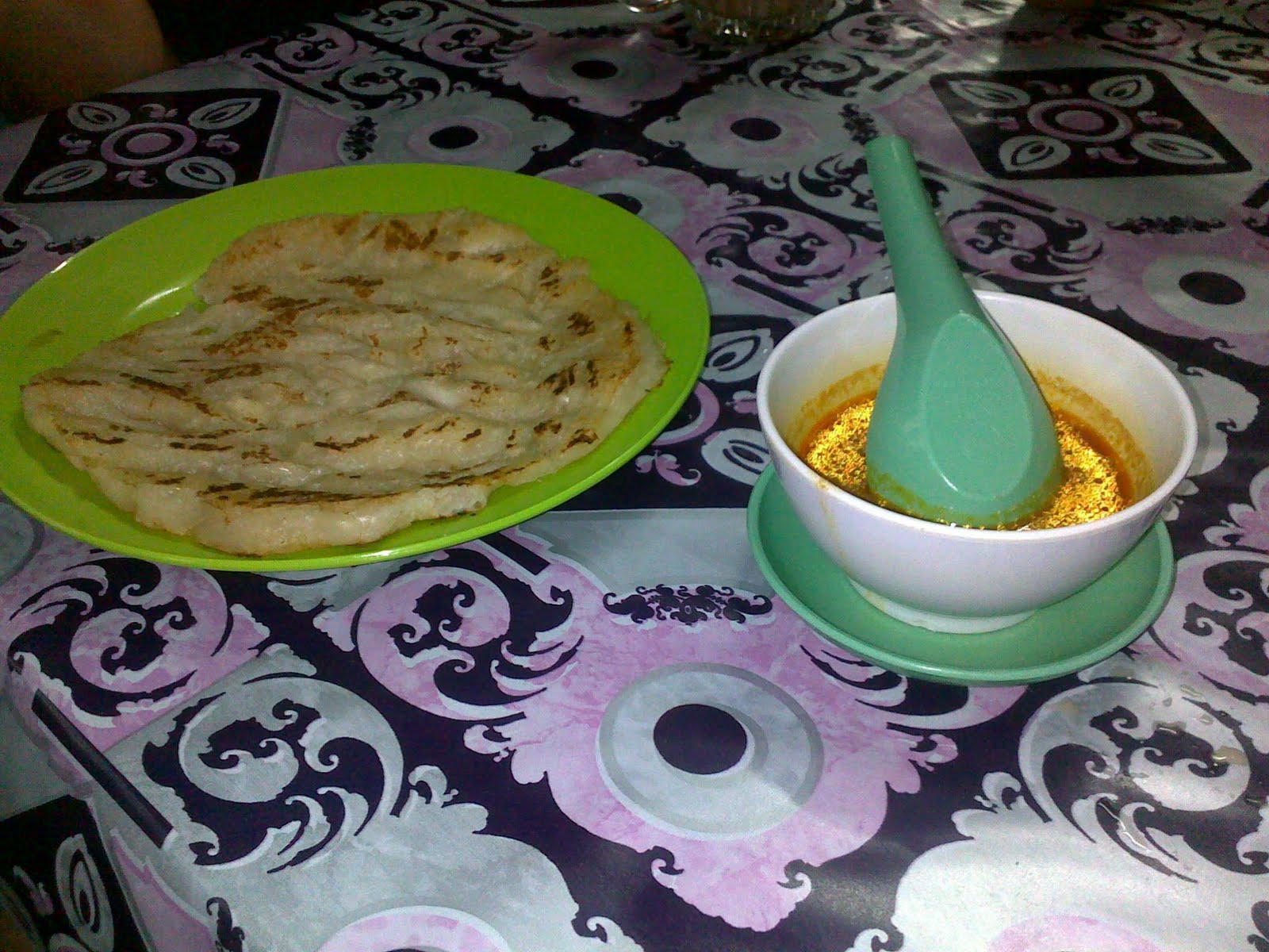 MAKAN LEMPENG NYIUR DI KEDAI MAKAN SUKA RAMAI KG. MERAGA BERIS ...