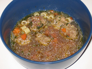 Vert Avocat: Soupe simple aux boulettes de viande