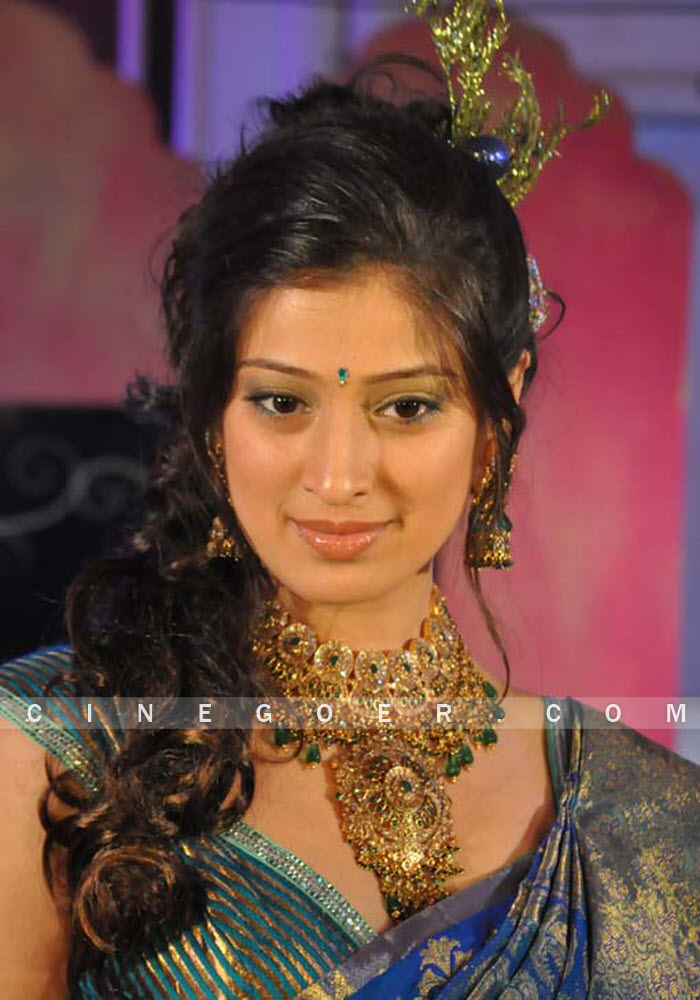 Lakshmi Roy Gallery, Lakshmi Roy Stills, Telugu Actress Lakshmi Roy ...