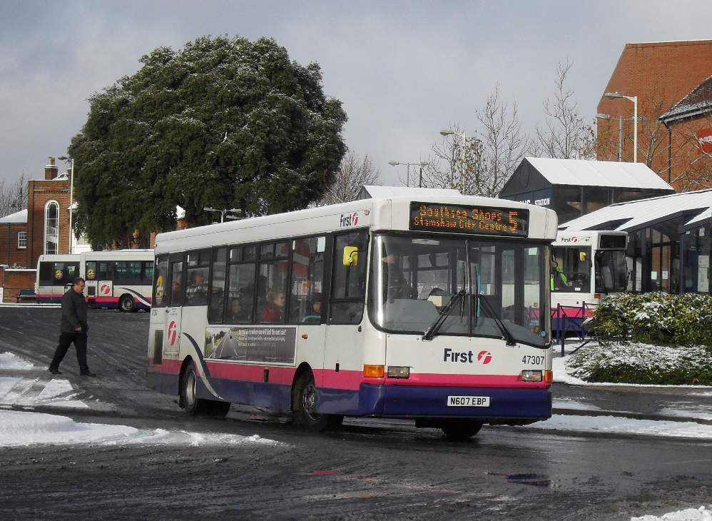 Southern England Bus Scene: December 2010