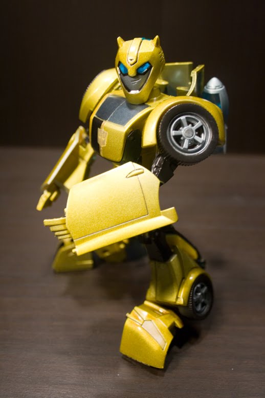 拉云@玩物丧志: [Fake}Japanese Transformers Animated BumbleBee