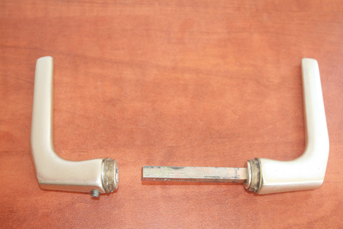 Welcoming Olim: How to Fix an Israeli Door Handle - A Photographic Guide