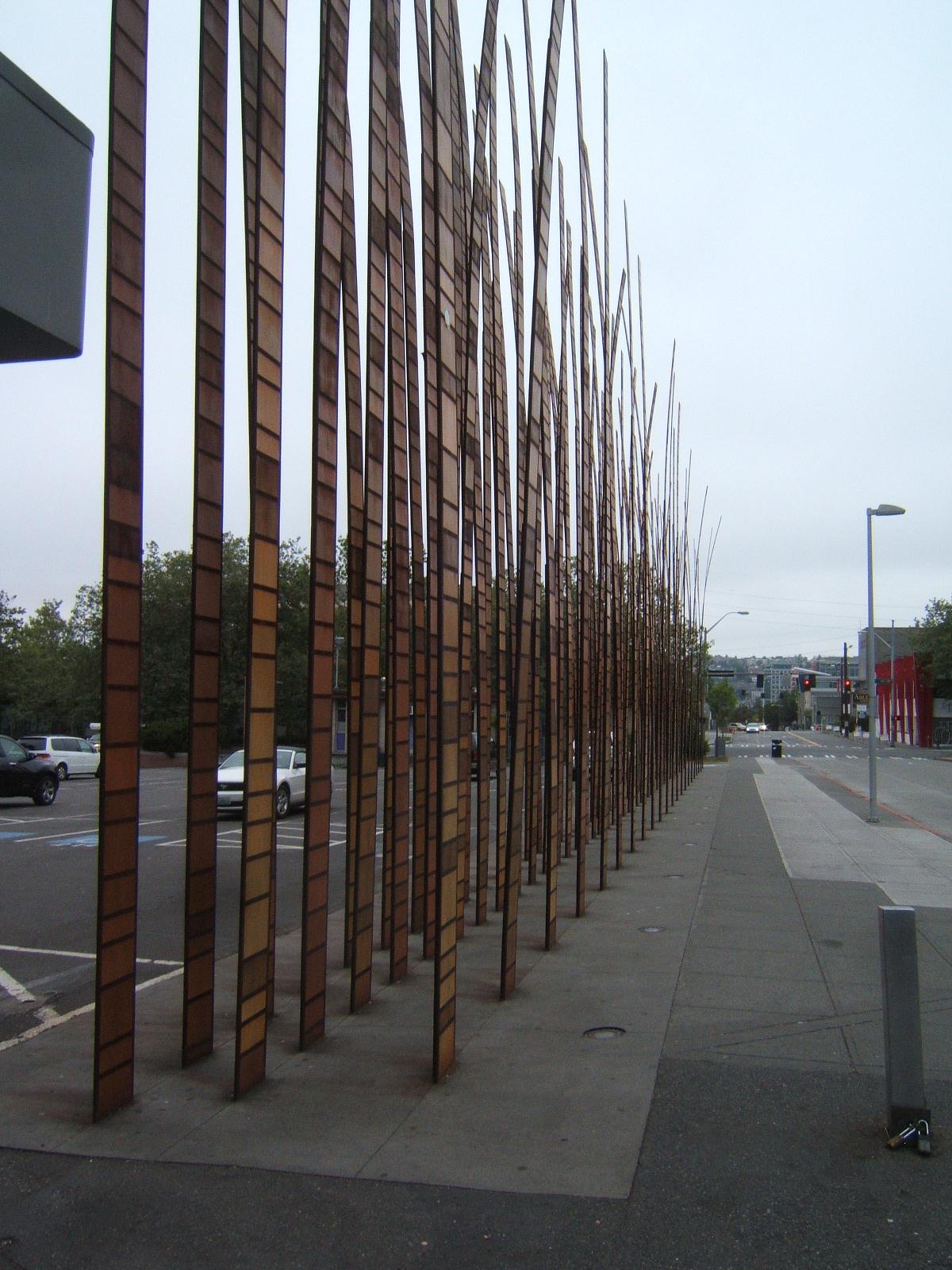 Matthew's Washington Trip: Weird Sculptures in Seattle Center area