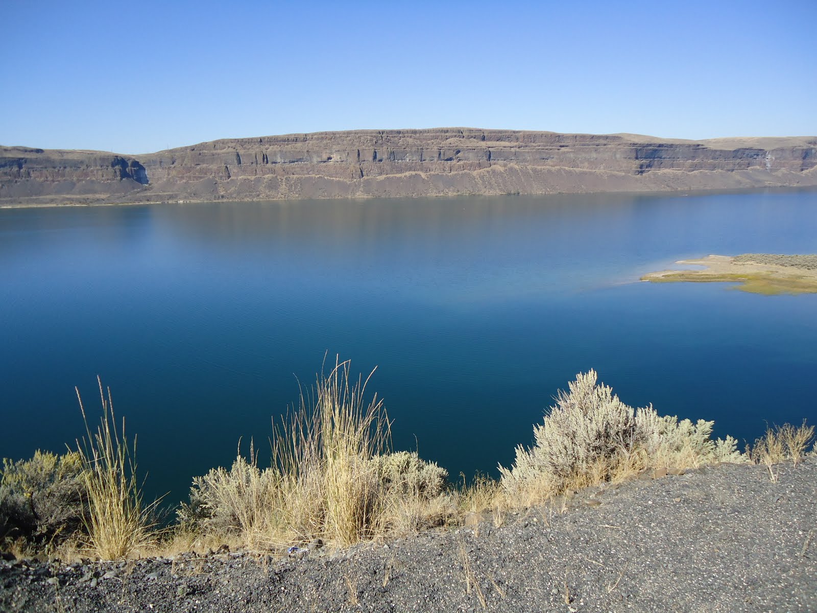 Matthew's Washington Trip: On the Road near Grand Coulee-Banks Lake