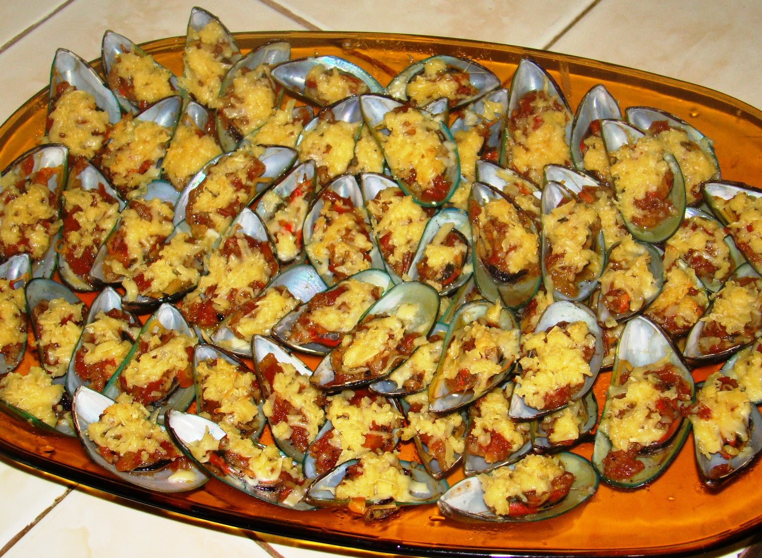 The Foodie Instinct: Garlic-Cheese Baked Mussels for the Lenten Season