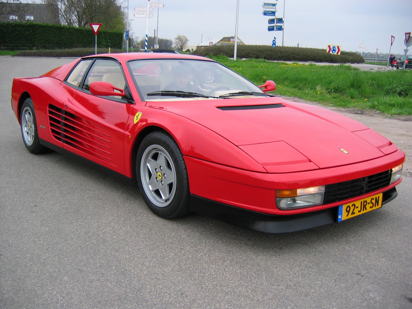 .: Ferrari Testarossa(Red Head)