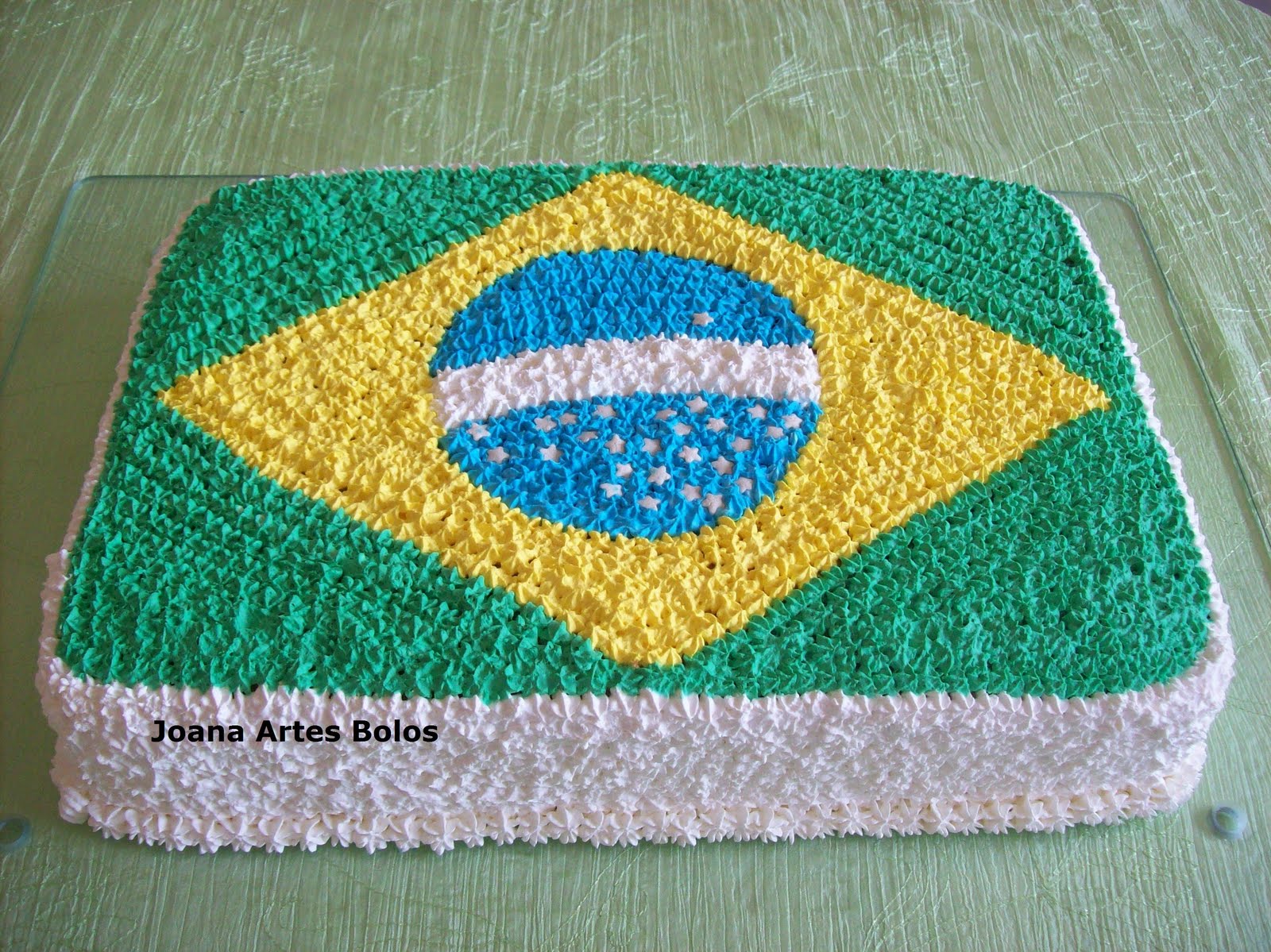 Joana Artes Bolos(Uberaba-MG) 34-33124684: Bolo bandeira do Brasil