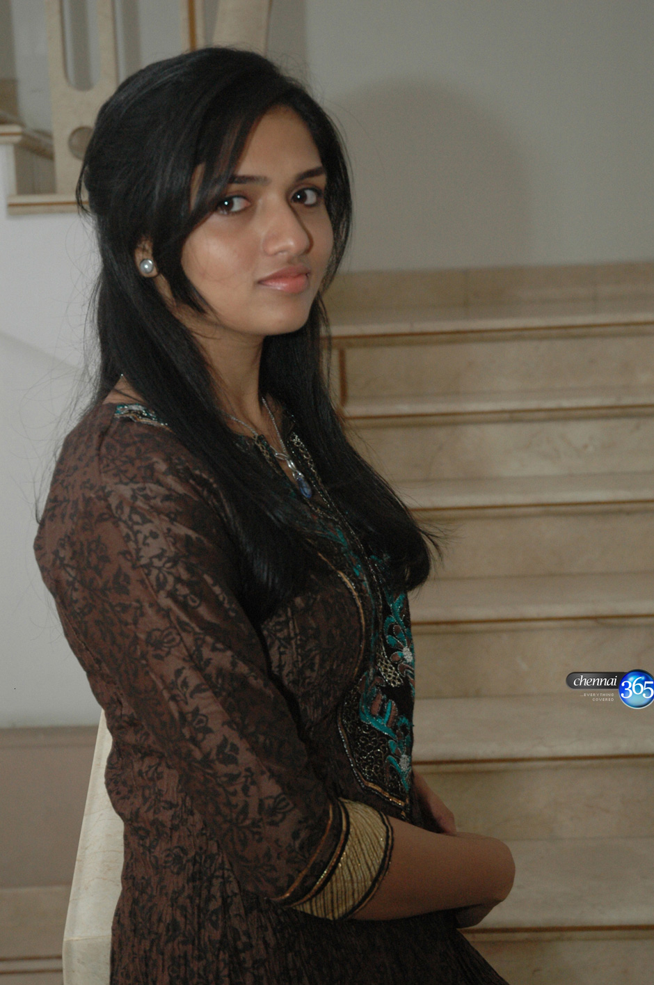 Beautiful Sunaina Profile, Sunaina Photos