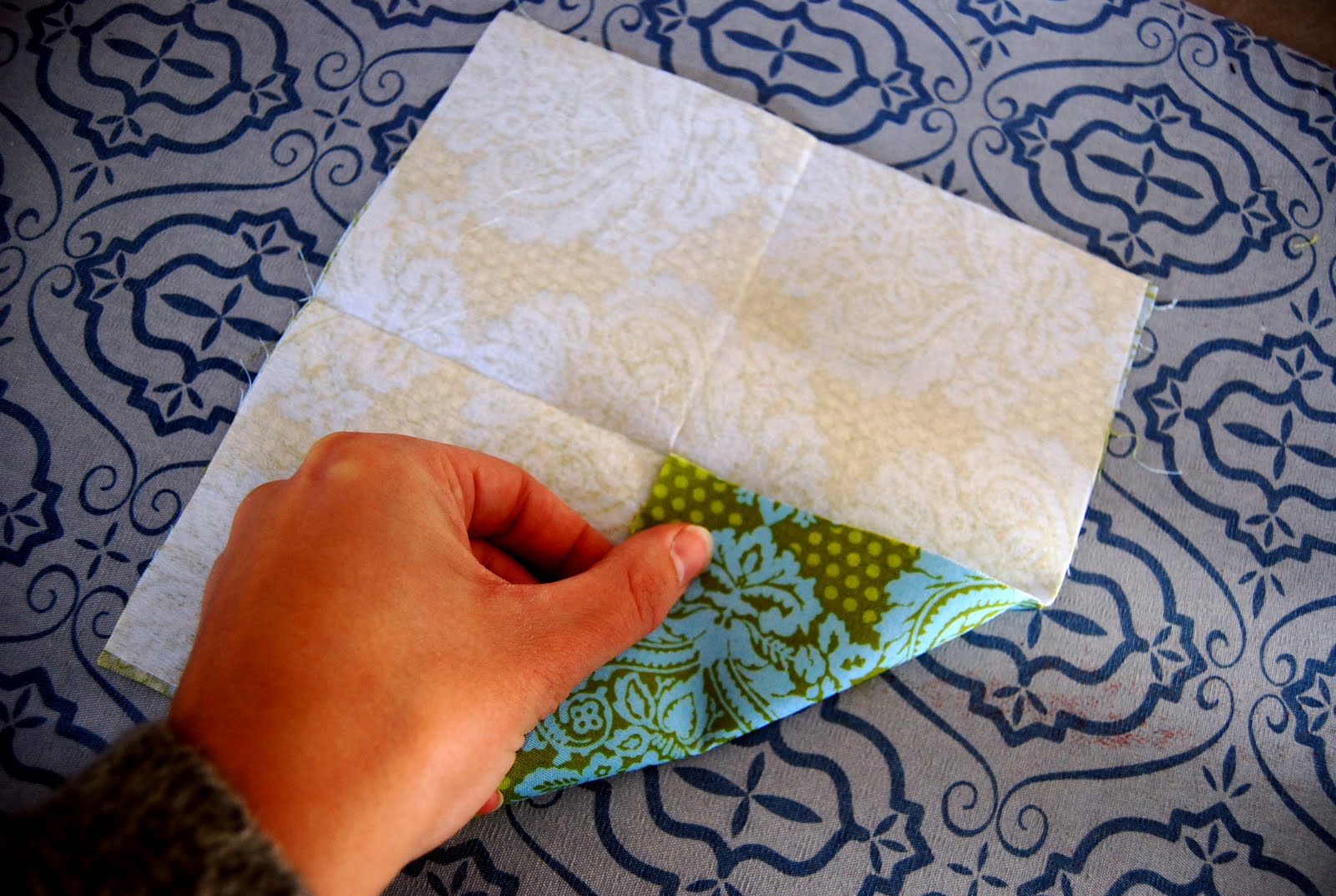 liza jane sews: Fabric Origami Box Tutorial