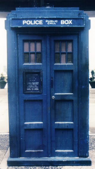 Transcendentel Musings: TARDIS signs