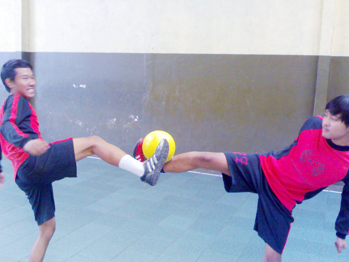 bobby pratama: TEKNIK DASAR BERMAIN FUTSAL