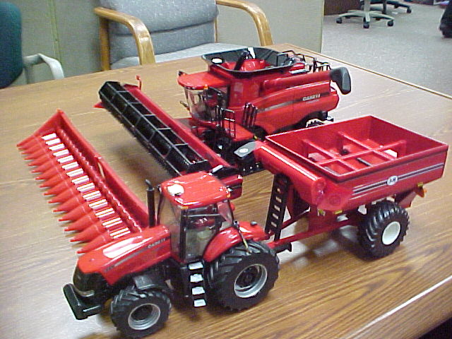 Ertl Blog: New 1/32nd Case IH 9120 Tracked Combine