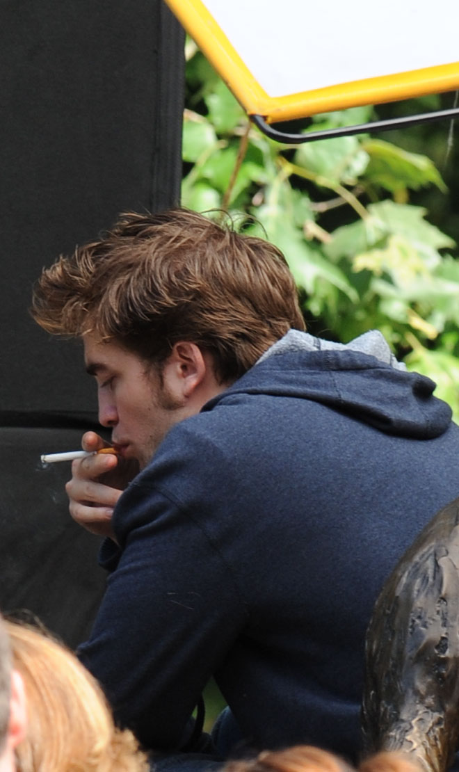 Twilight Continued...from another Point Of View: Tyler smoking on Alice ...
