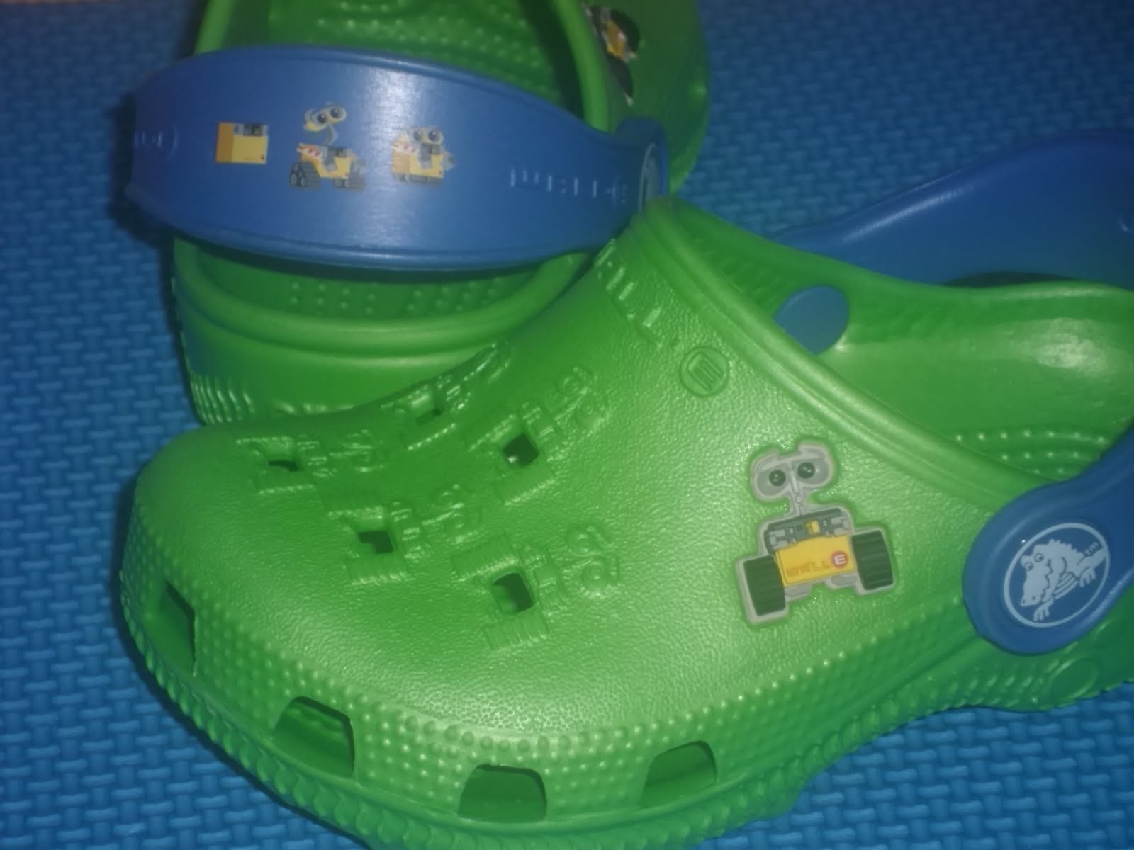 Kids' Classic Wall-E Crocs | Shopping with Kurt Alexander