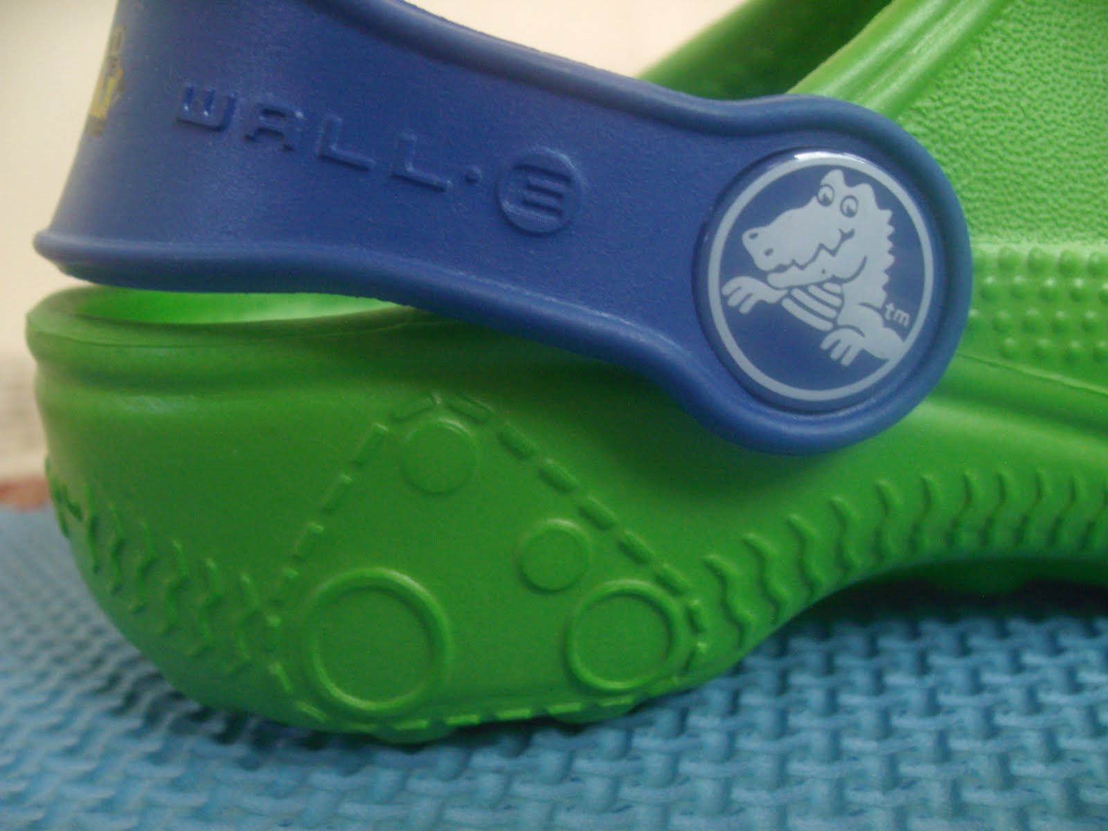 Kids' Classic Wall-E Crocs | Shopping with Kurt Alexander