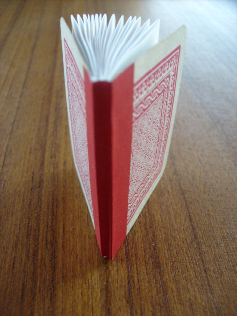 Elizabeth Abernathy: Tutorial: Tiny Playing Card Book