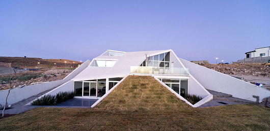 Extreme Home: House Design For Extreme Different Temperature