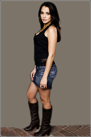 picture house: MODELS OF THE WORLD-NATALIE MARTINEZ