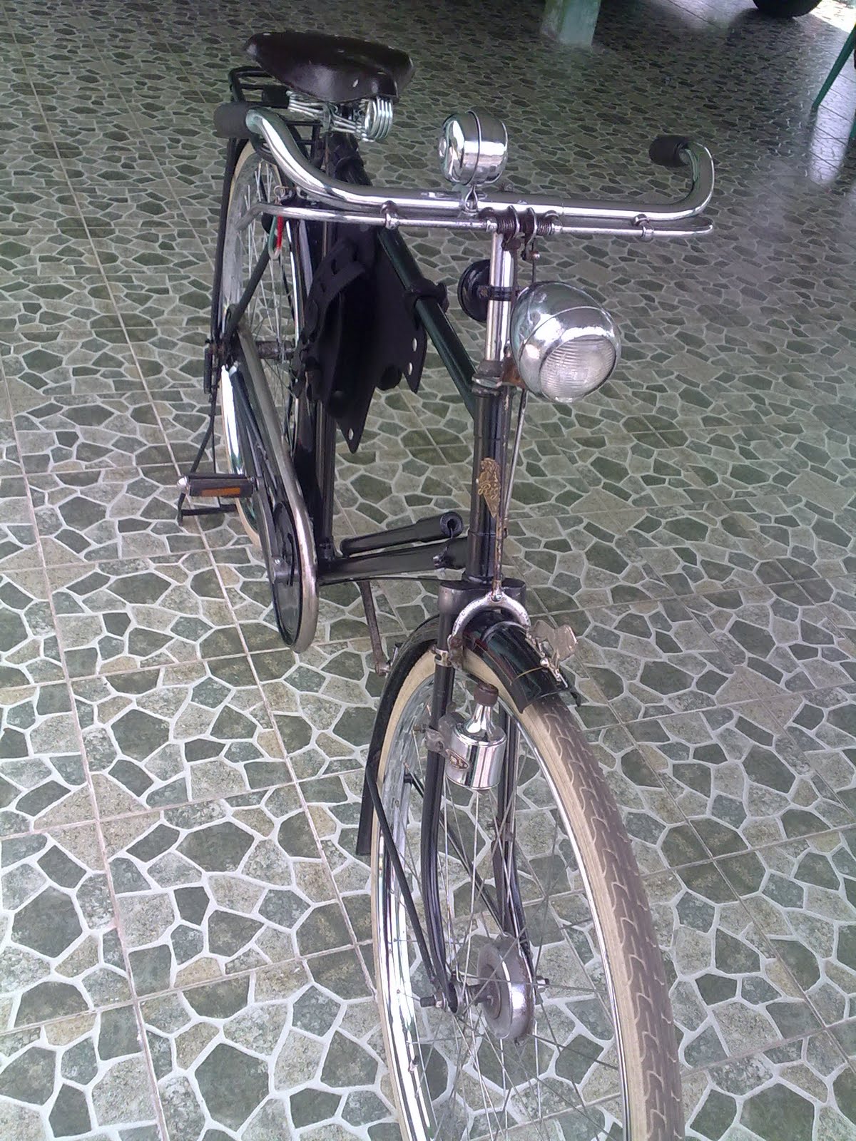 Surya Antiex Onthel Shop: Sepeda Onthel Merk Right