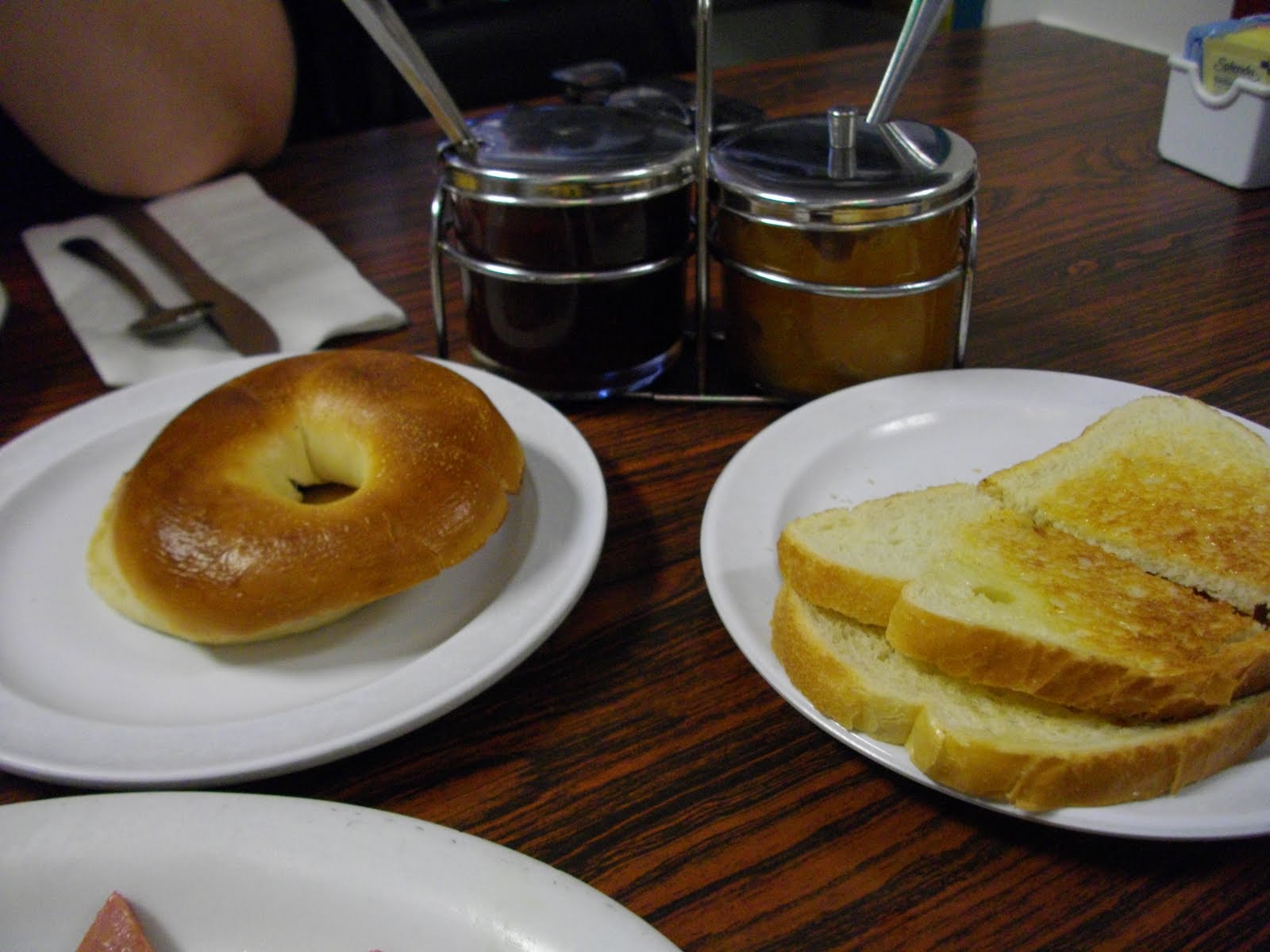 Dinerwood: Los Angeles Diner Reviews: Nat's Early Bite --For You, Not Me.