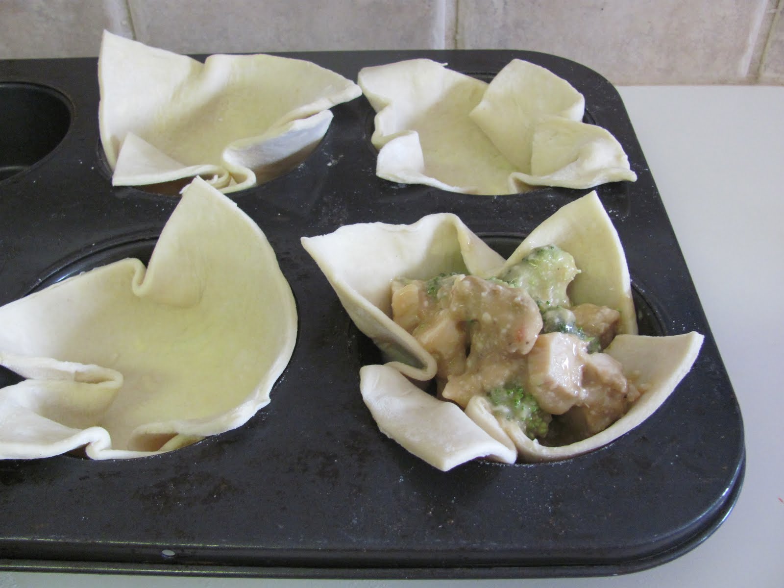 Growing Gourmets: 5 Recipes for Puff Pastry: #3 Chicken and Broccoli Purses