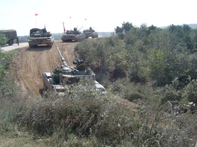 China Defense Blog: Rare photos of Type 69II in PLA service.