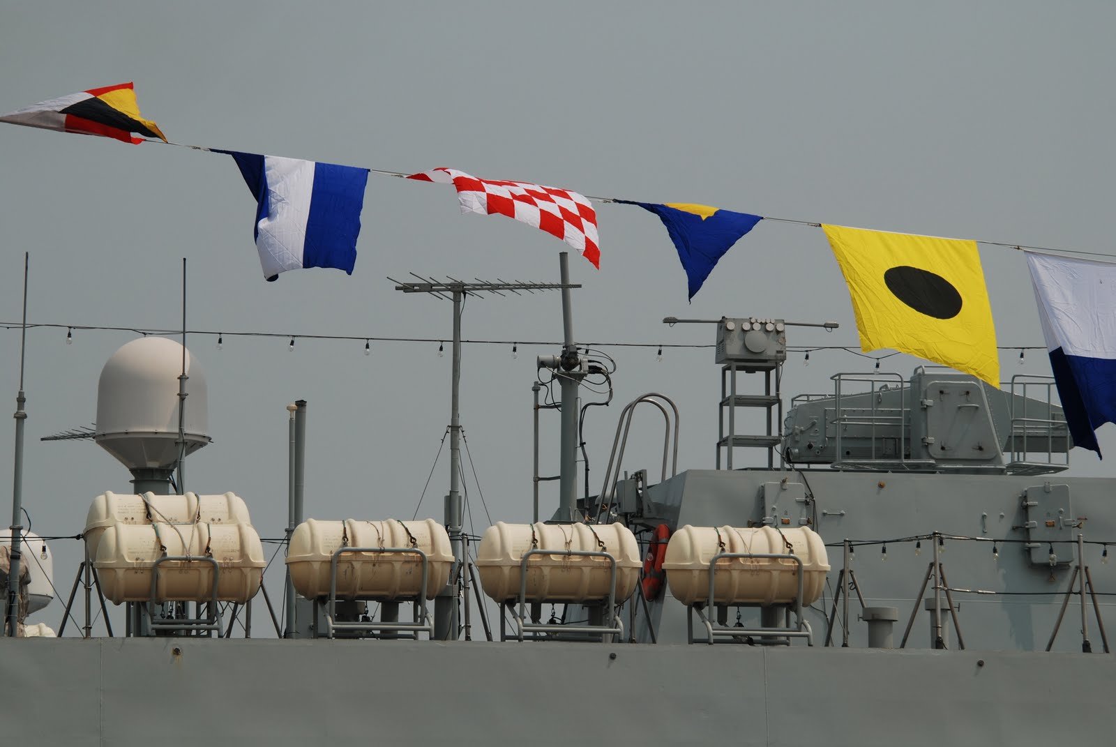 China Defense Blog: Photos of the Type 052B Luyang class "Chinese Navy ...