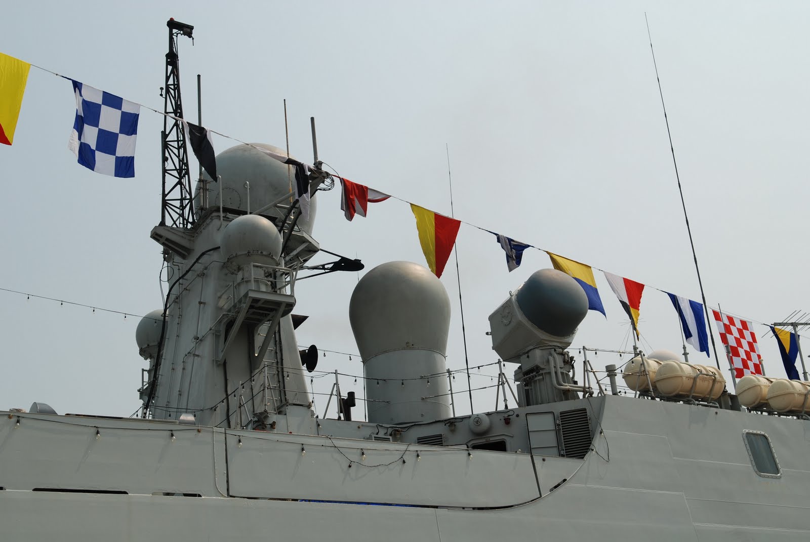 China Defense Blog: Photos of the Type 052B Luyang class "Chinese Navy ...