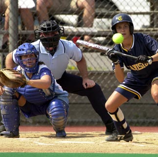 amanda softball bunt
