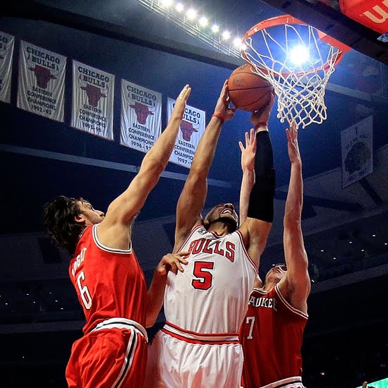 You Got Dunked On: 2010-2011 NBA Regular Season: Carlos Boozer Dunks On ...