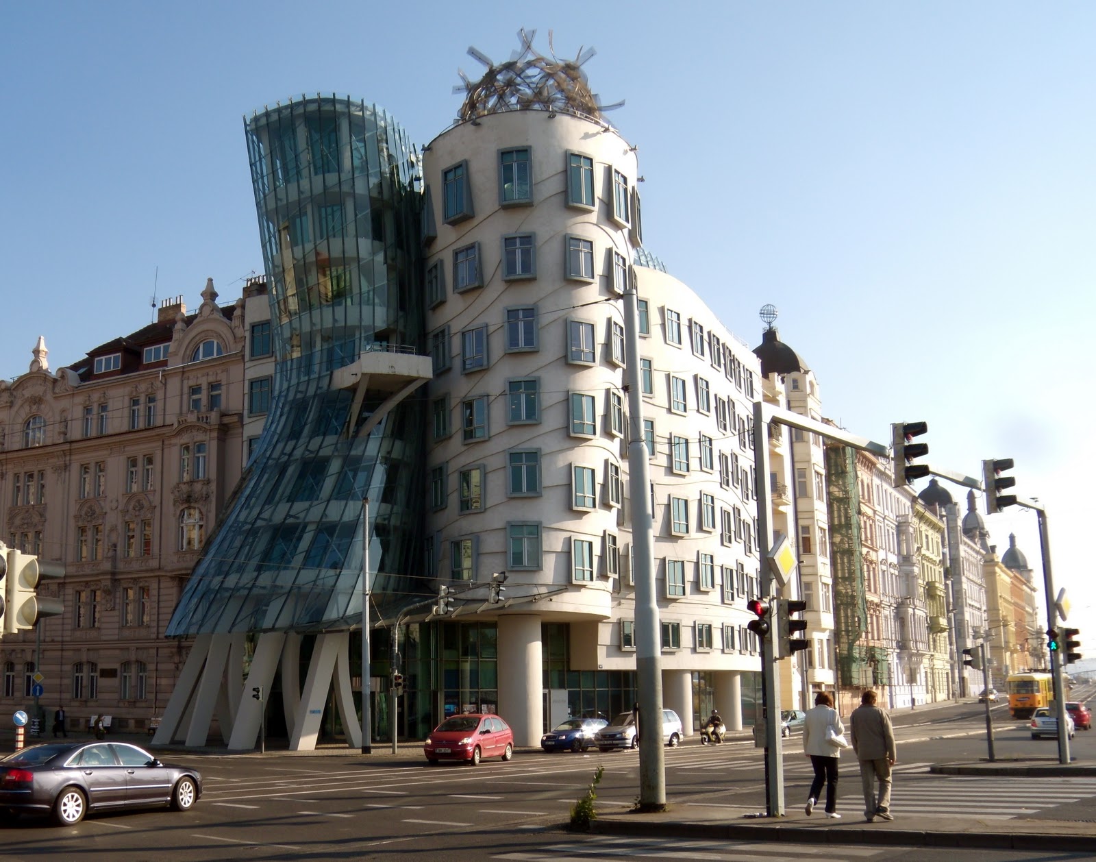 Crush du Jour: Travels in Europe: Day 24- Dancing House