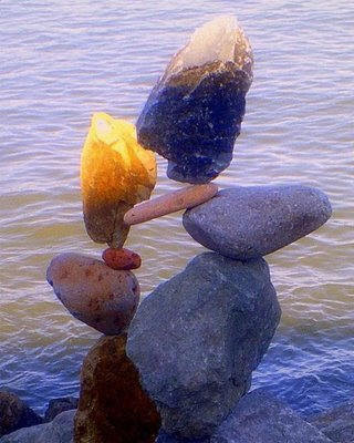 WORLD'S AMAZING THINGS: Amazing Rock Balancing