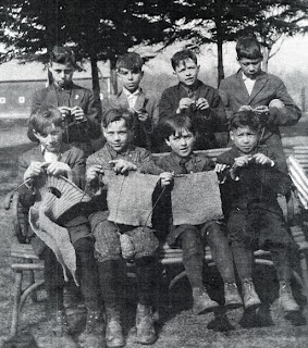 Travelling through history: 1914-1918: WWI - Children