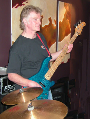 FLUKE THE BAND: Band gear