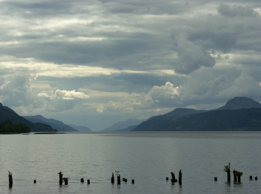 Tour Scotland: Photograph Loch Ness Dores Scotland