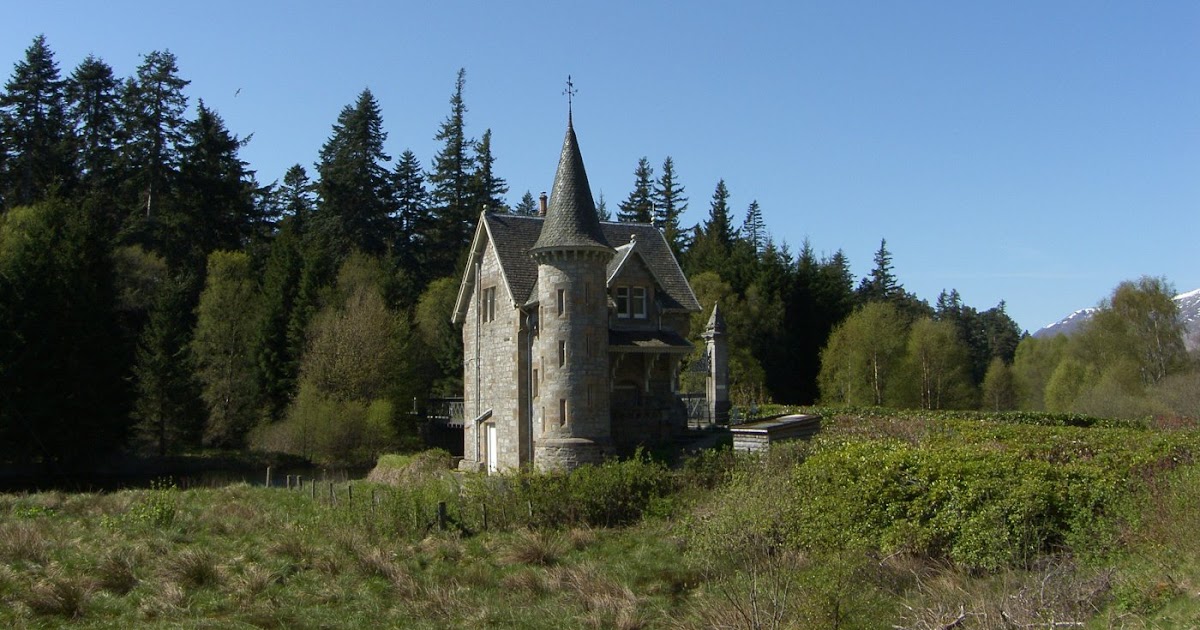 Tour Scotland: Tour Scotland Photograph Gatehouse Ardverikie