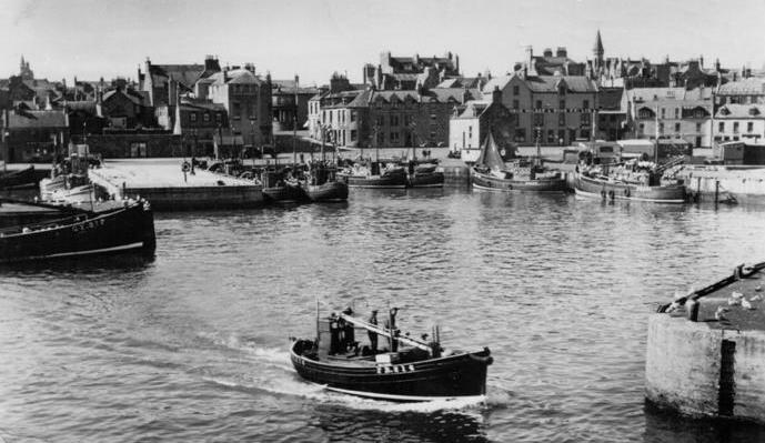 Tour Scotland: Old Photograph Harbour Fraserburgh Scotland
