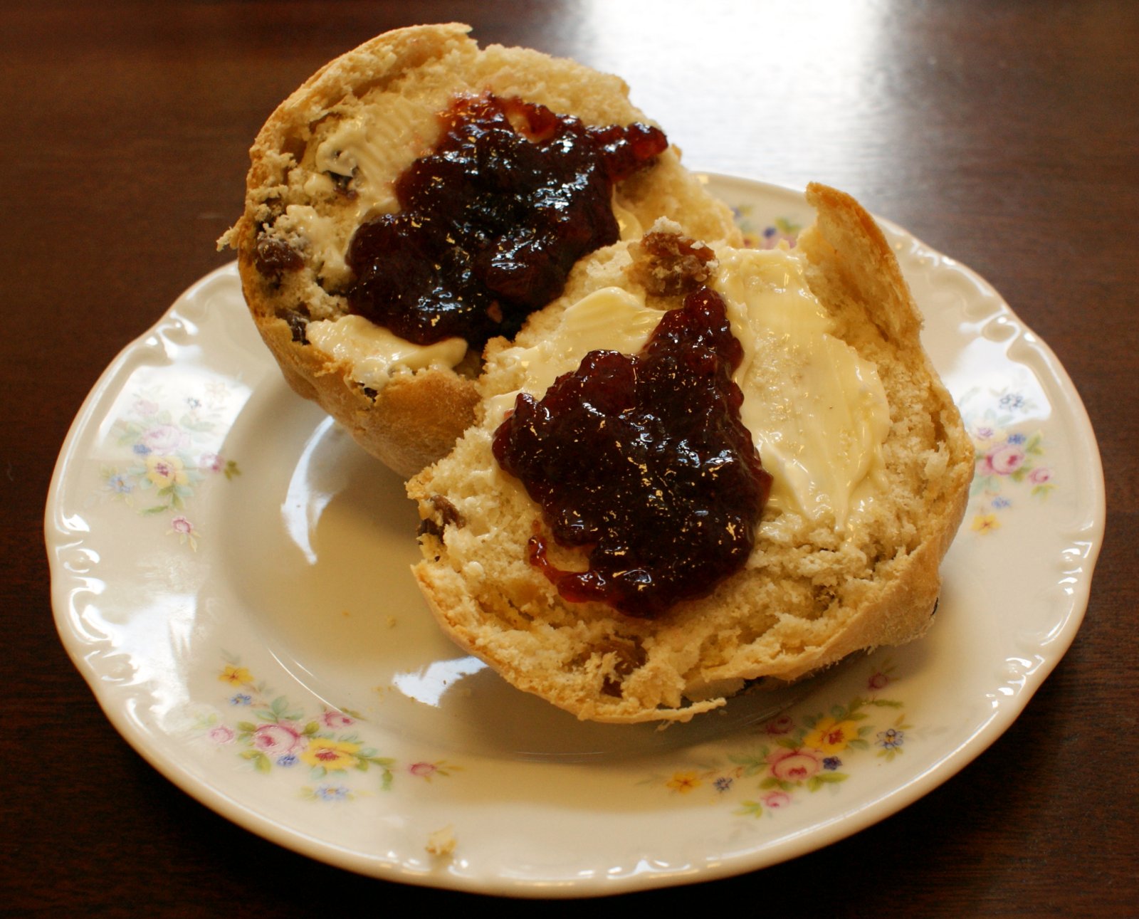 Tour Scotland: July 20th Photograph Scone With Jam Scotland