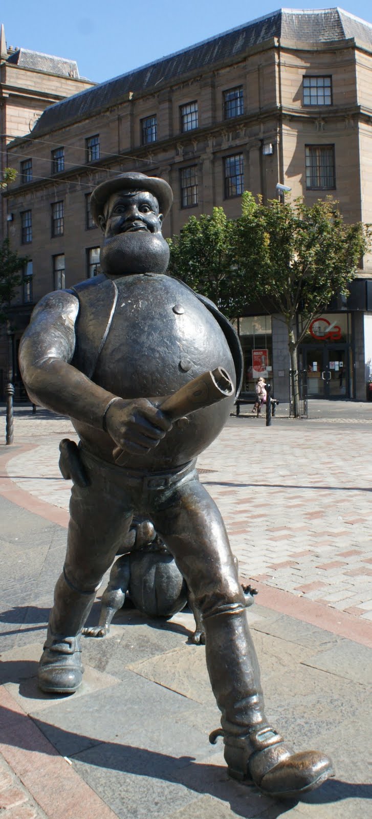 Tour Scotland: Tour Scotland Photograph Statue Desperate Dan Dundee