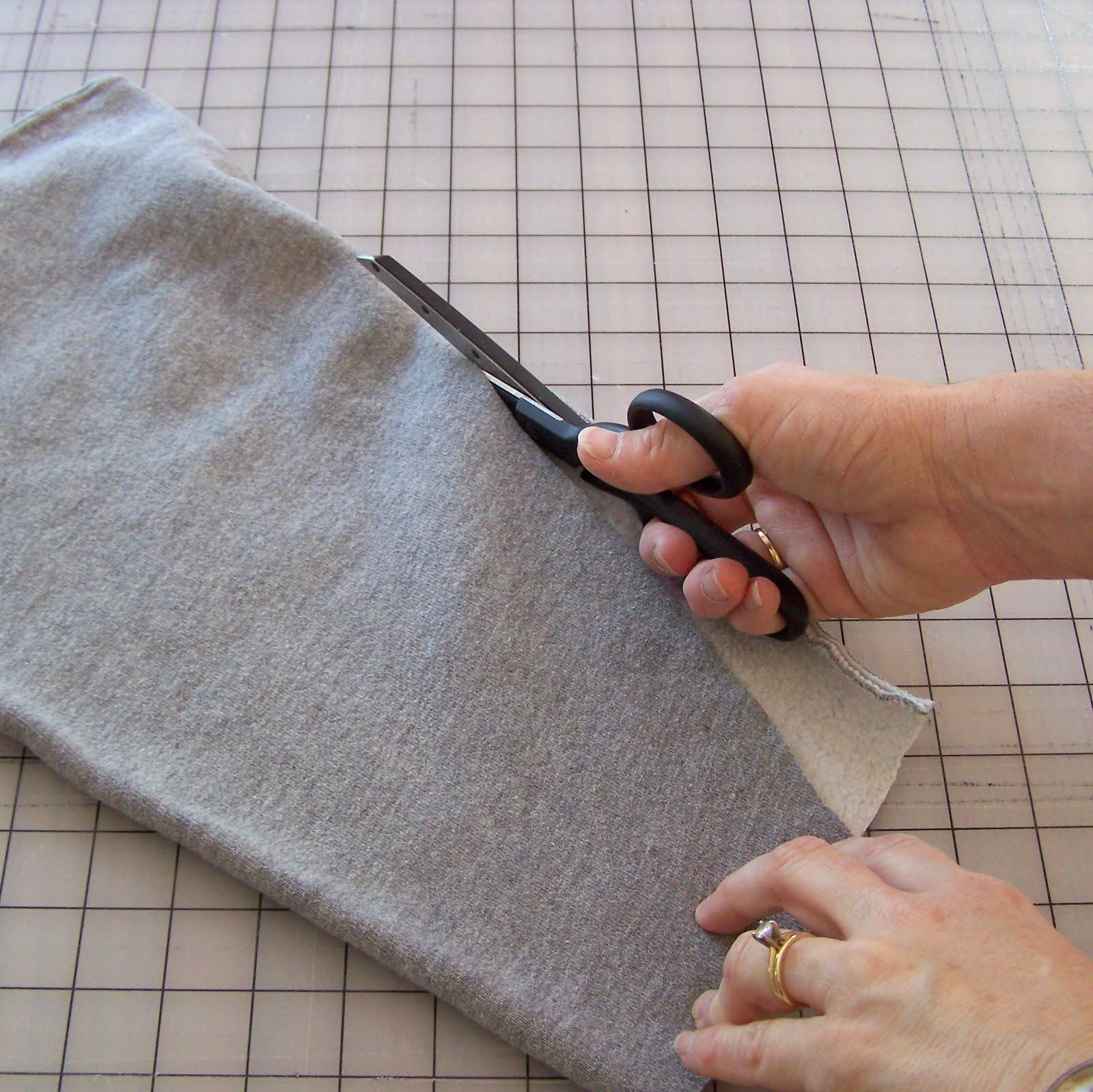 From Sweatshirt to Sweet Tote – a Tutorial | Maiden Jane