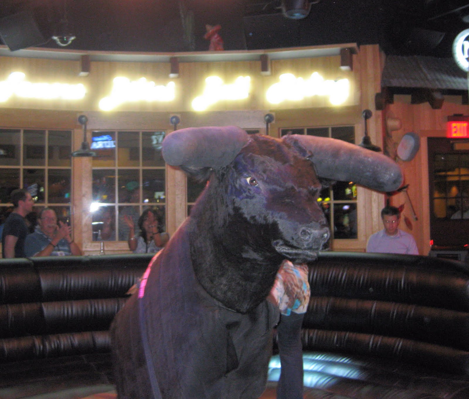 I Love Las Vegas Magazine...BLOG: Mechanical Bull @ Gilley's! Fierce!!